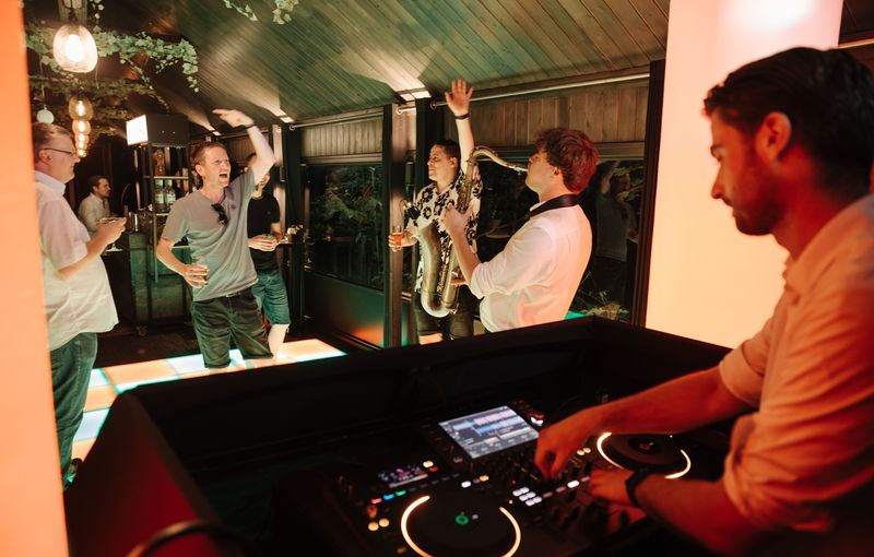 Allround DJ boeken? | Evenses Entertainment